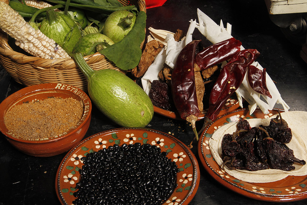 A darle que es mole de olla - Mexicanísimo