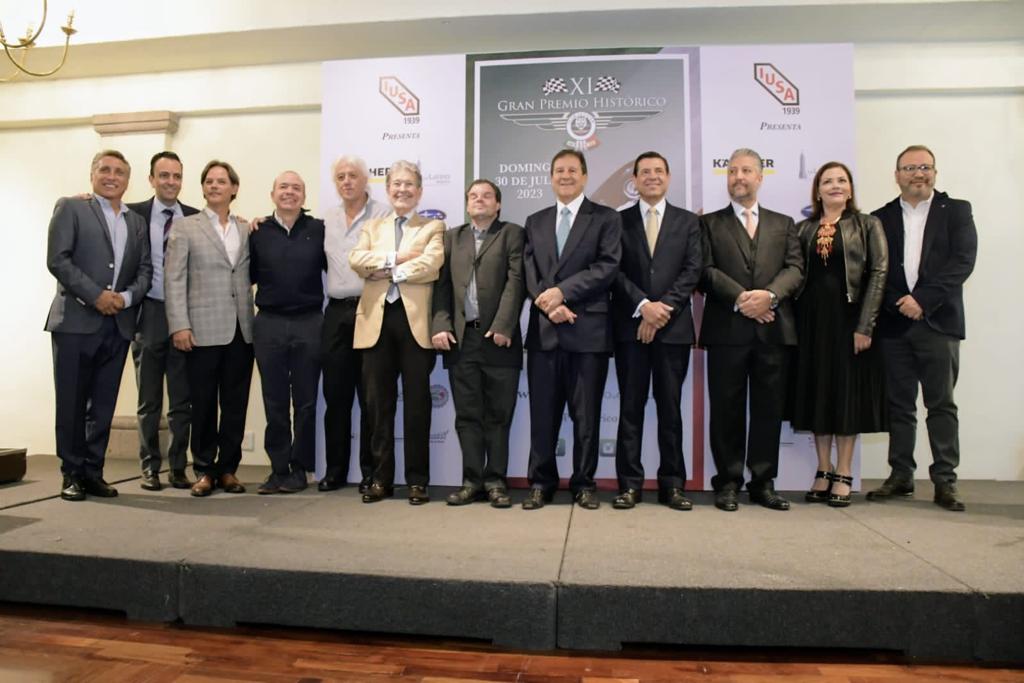 Presentado por IUSA – Mexicanísimo